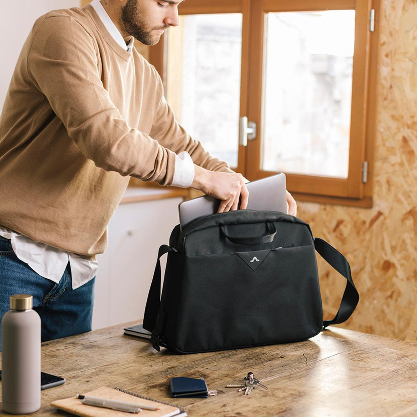 Men's and Women's Flap Coin Black Wallet - Premium Leather | ROIK